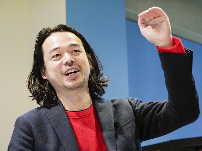 ユニクロ・パロディCMがウケる 「スマホ時代の 『映像』のつくり方」東京倉庫 滝 祐夏さん vol.2｜VR Digest plus メディアとビジネスのミライを見つめる。 | ビデオリサーチ